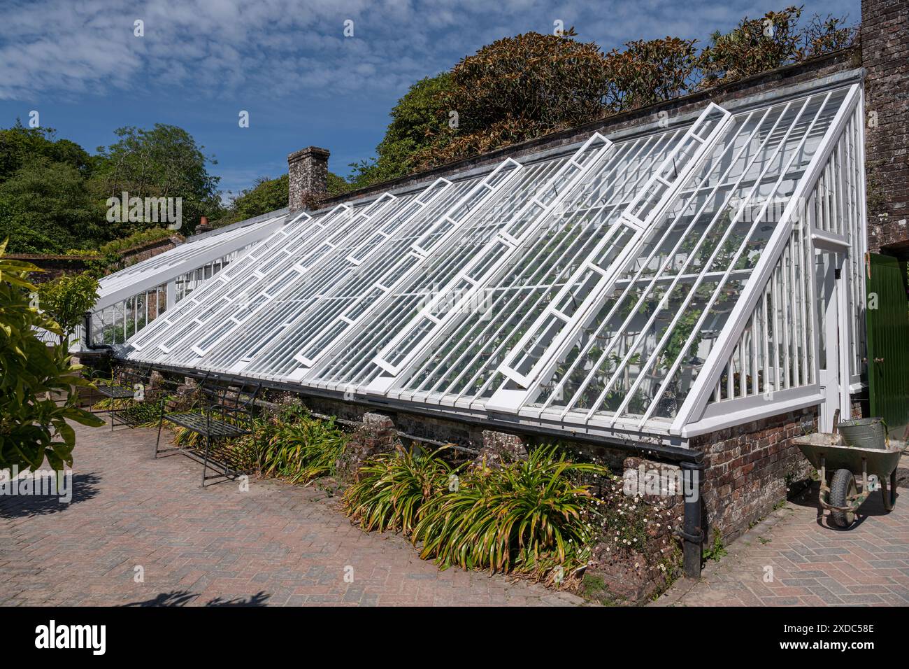 Large greenhouse structure hi-res stock photography and images - Alamy