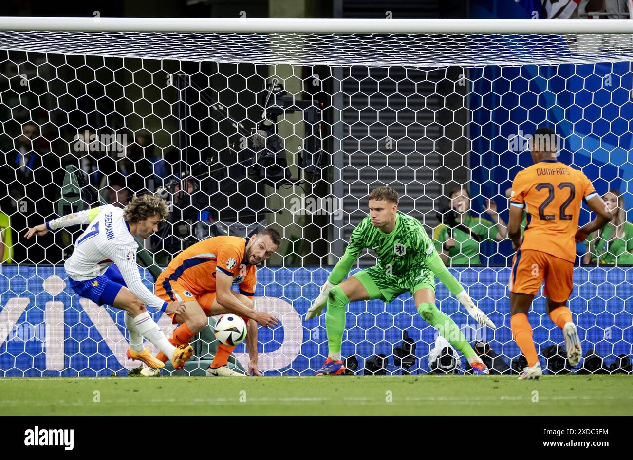 LEIPZIG - Antoine Griezmann of France, Stefan De Vrij of Holland, Holland goalkeeper Bart ...