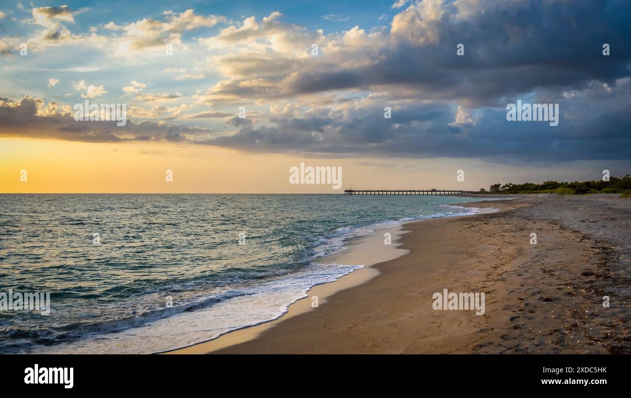 Caspersen Beach on the Gulf of Mexico in the town of Venice in ...