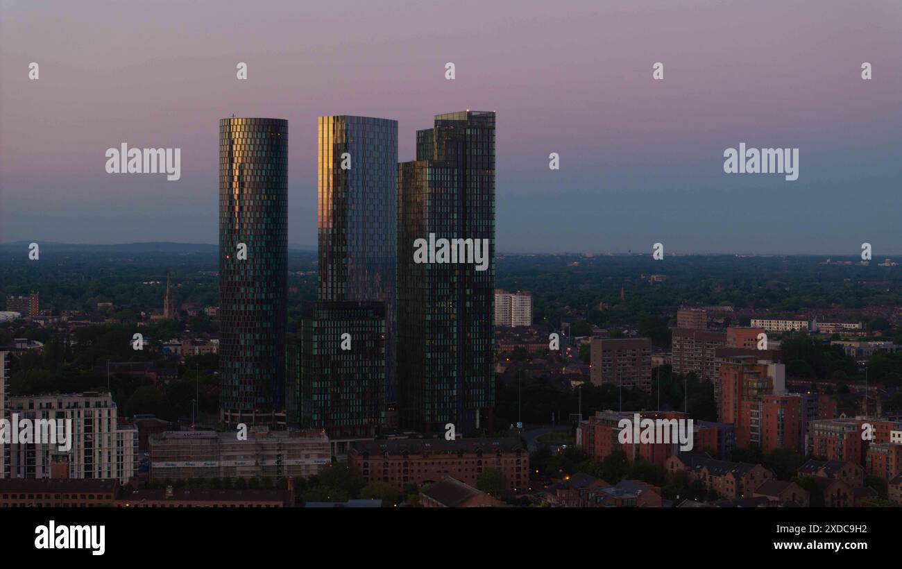 Captivating sunset hues bathe The Great Jackson Street skyscraper ...