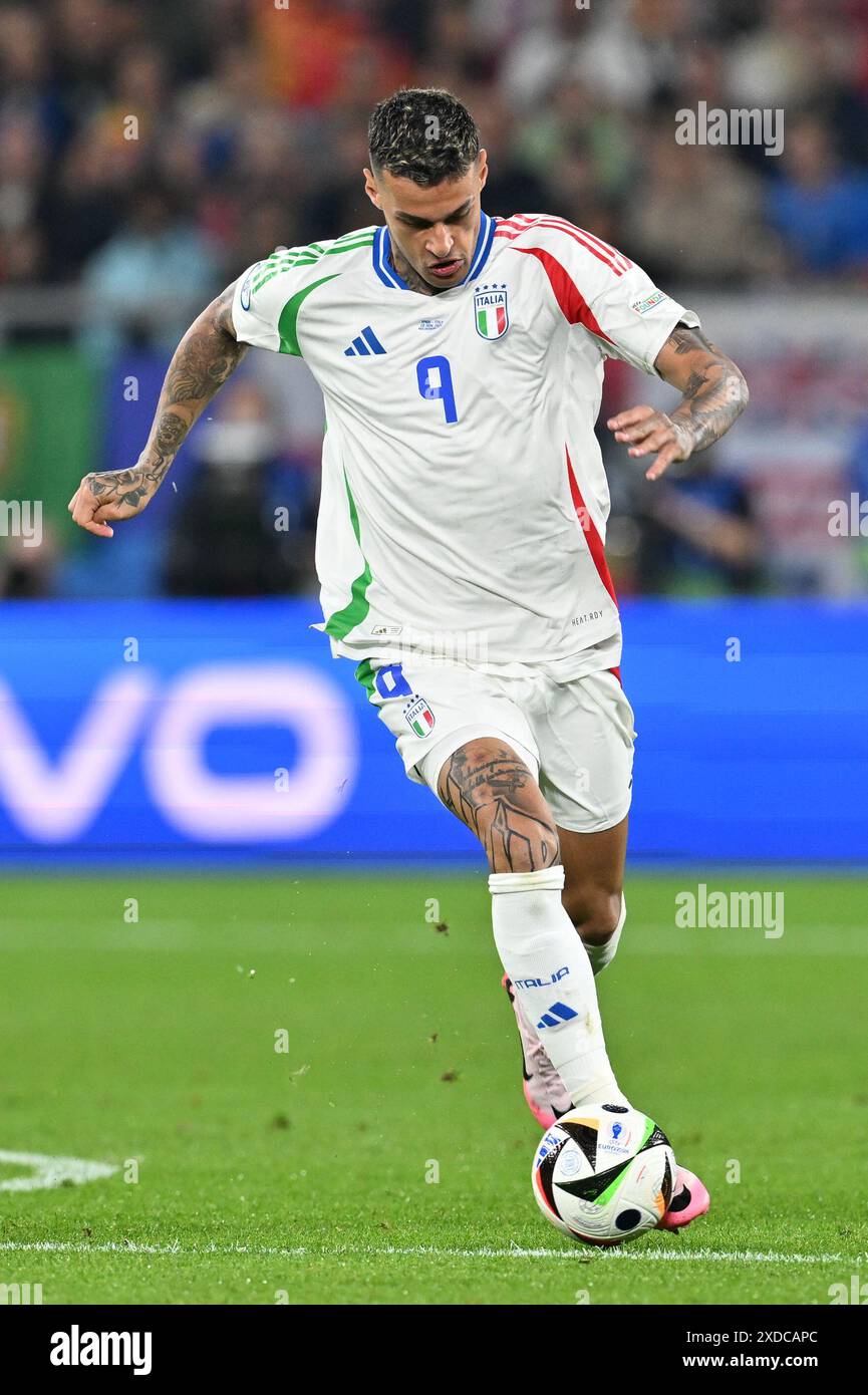 Gianluca Scamacca (9) of Italy pictured during a soccer game between ...