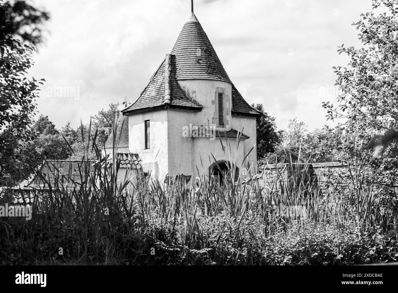 Village buildings high bridge Black and White Stock Photos & Images - Alamy