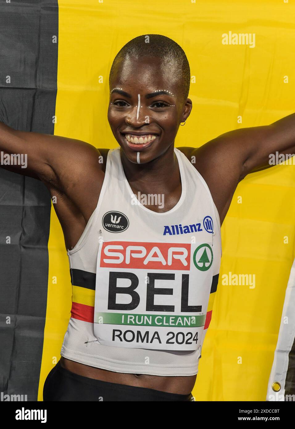 Cynthia Bolingo of Belgium competing in the women’s 4x400m relay final ...