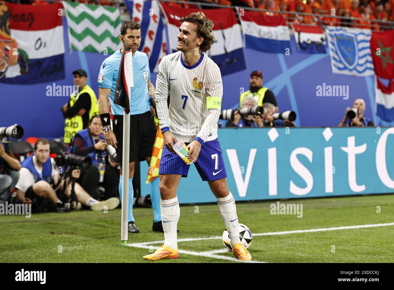 Netherlands national team drinking hi-res stock photography and images ...