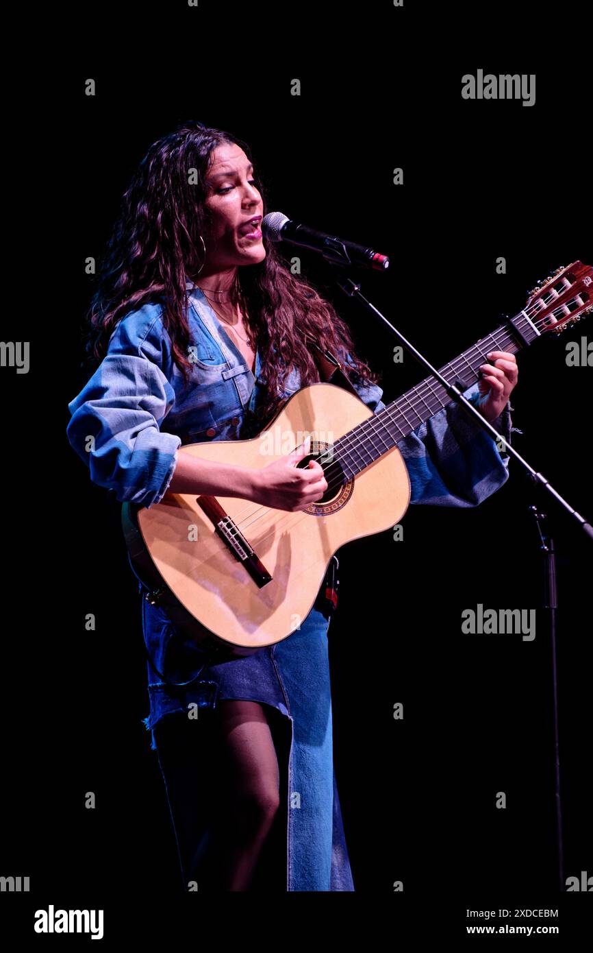 Alicia grillo hi-res stock photography and images - Alamy