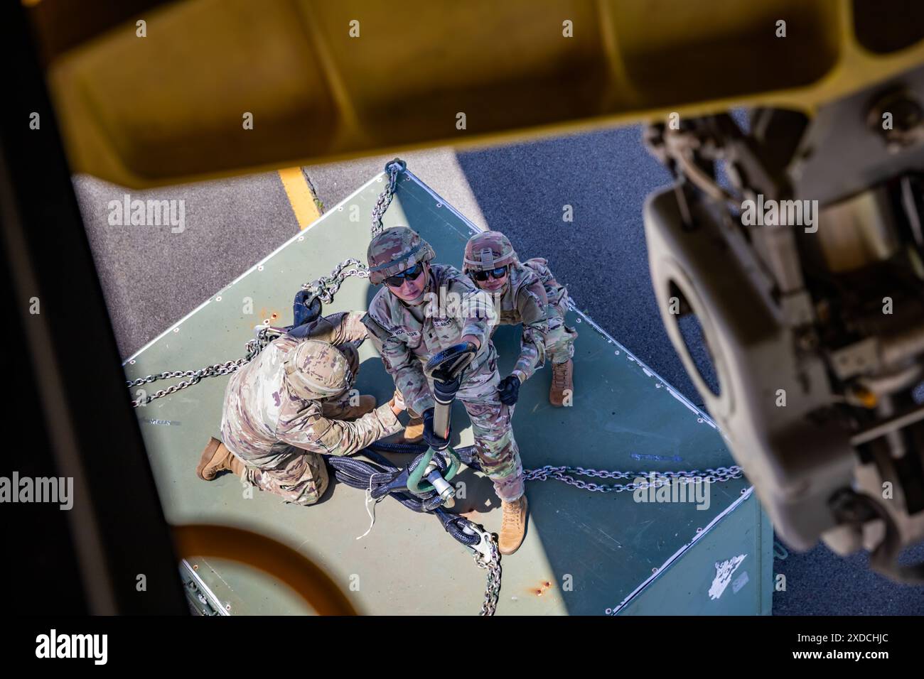 U.S. Soldiers assigned to Bravo Company, 2nd Battalion, 211th Aviation ...