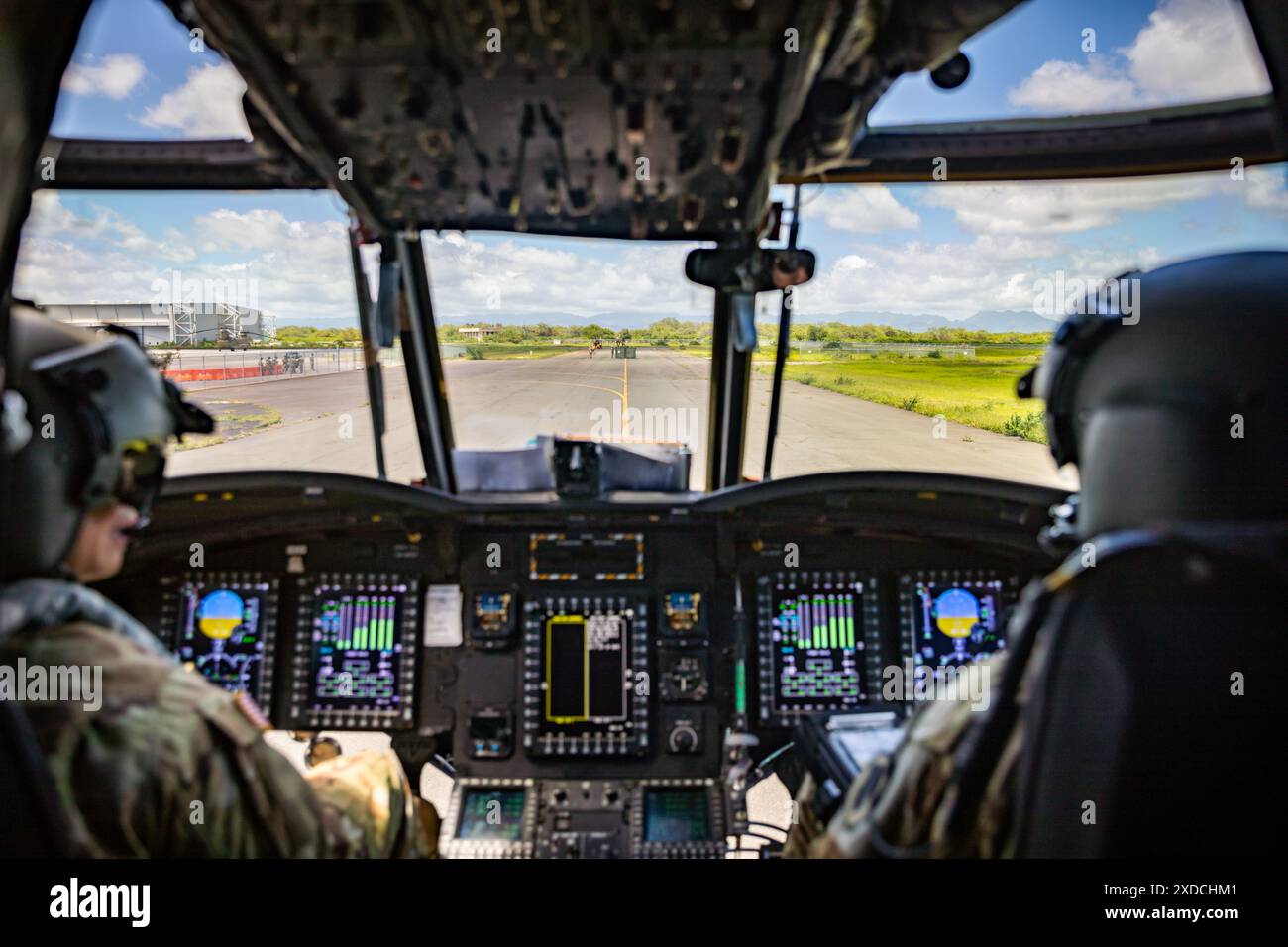 U.S. Soldiers assigned to Bravo Company, 2nd Battalion, 211th Aviation ...
