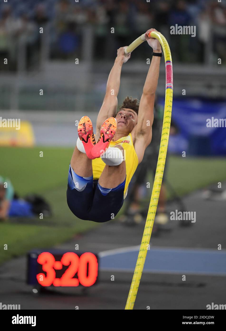 Armand Duplantis of Sweden competing in the men’s pole vault final at ...