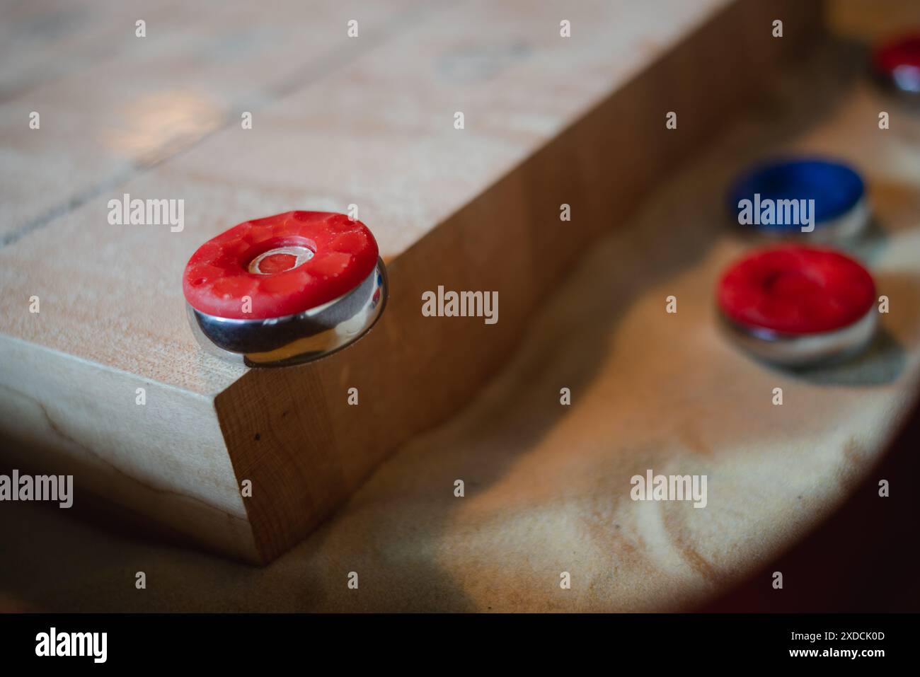 Shuffle board hi-res stock photography and images - Alamy