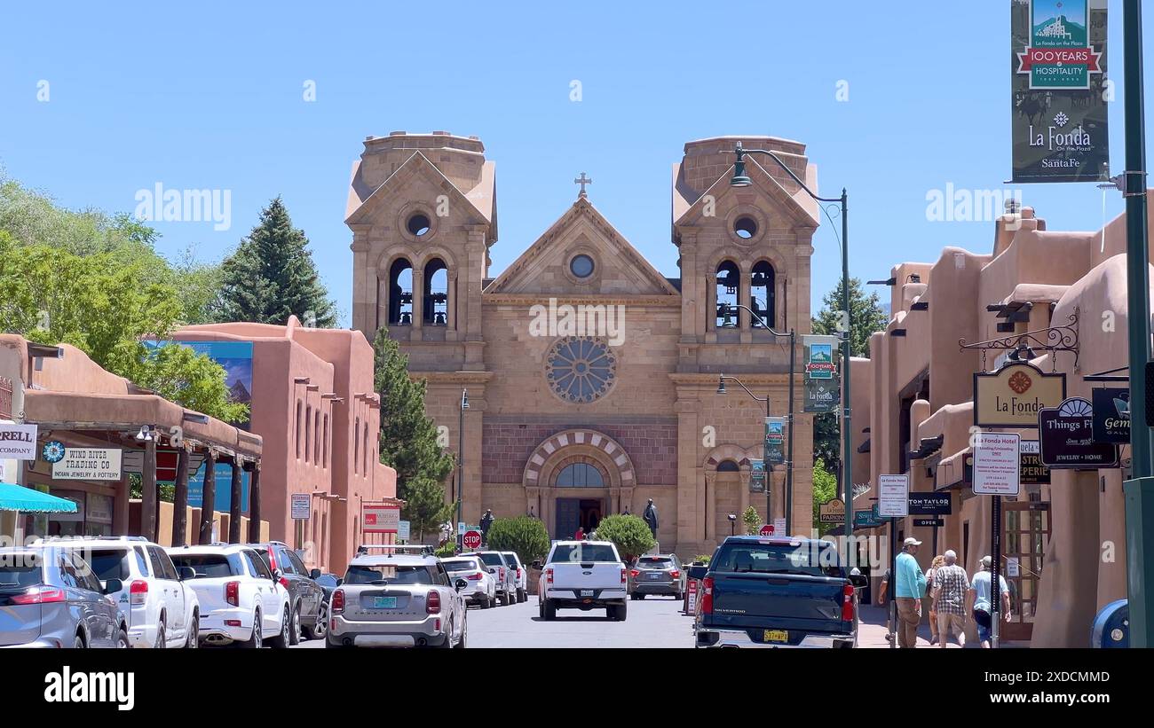 Exploring the Historical Downtown of Santa Fe, New Mexico with Iconic ...