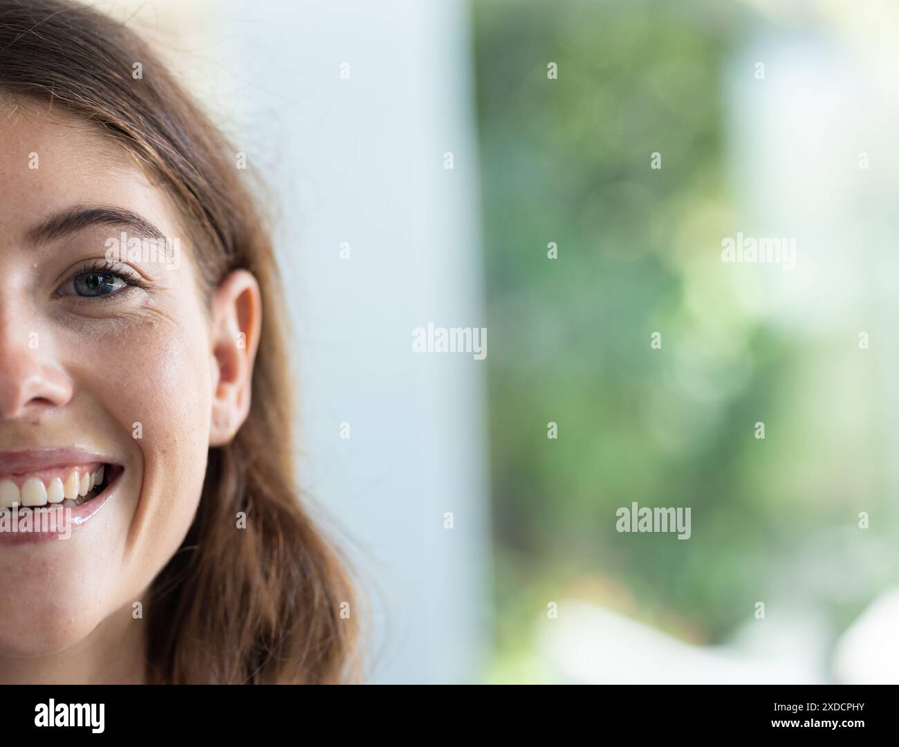 Candid genuine moment woman smiling hi-res stock photography and images ...