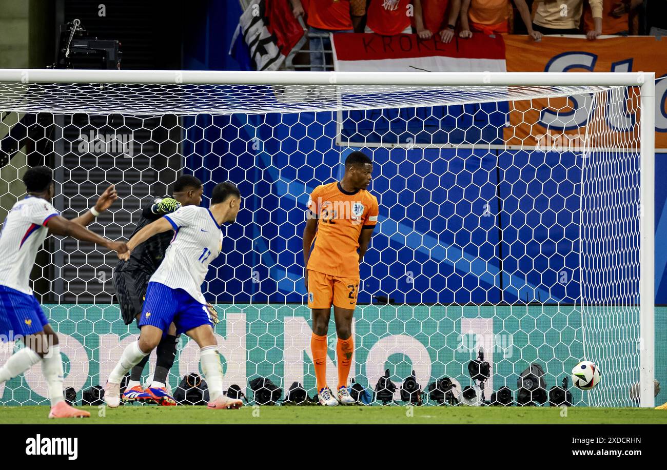 LEIPZIG - The disallowed goal, Denzel Dumfries of Holland is offside (l ...
