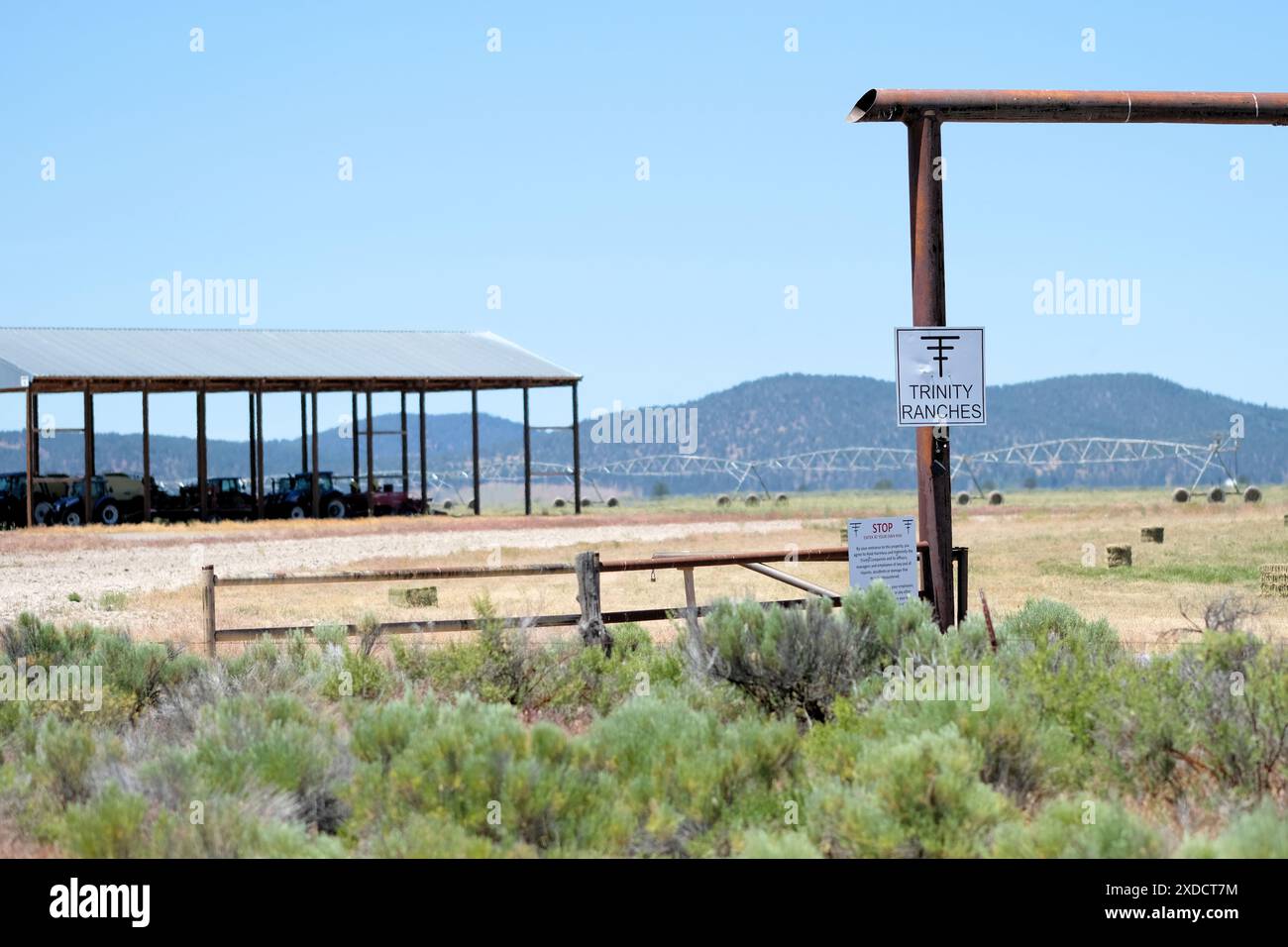 Entrance to the Trinity Ranch off of Highway 97 near Redmond, Oregon ...