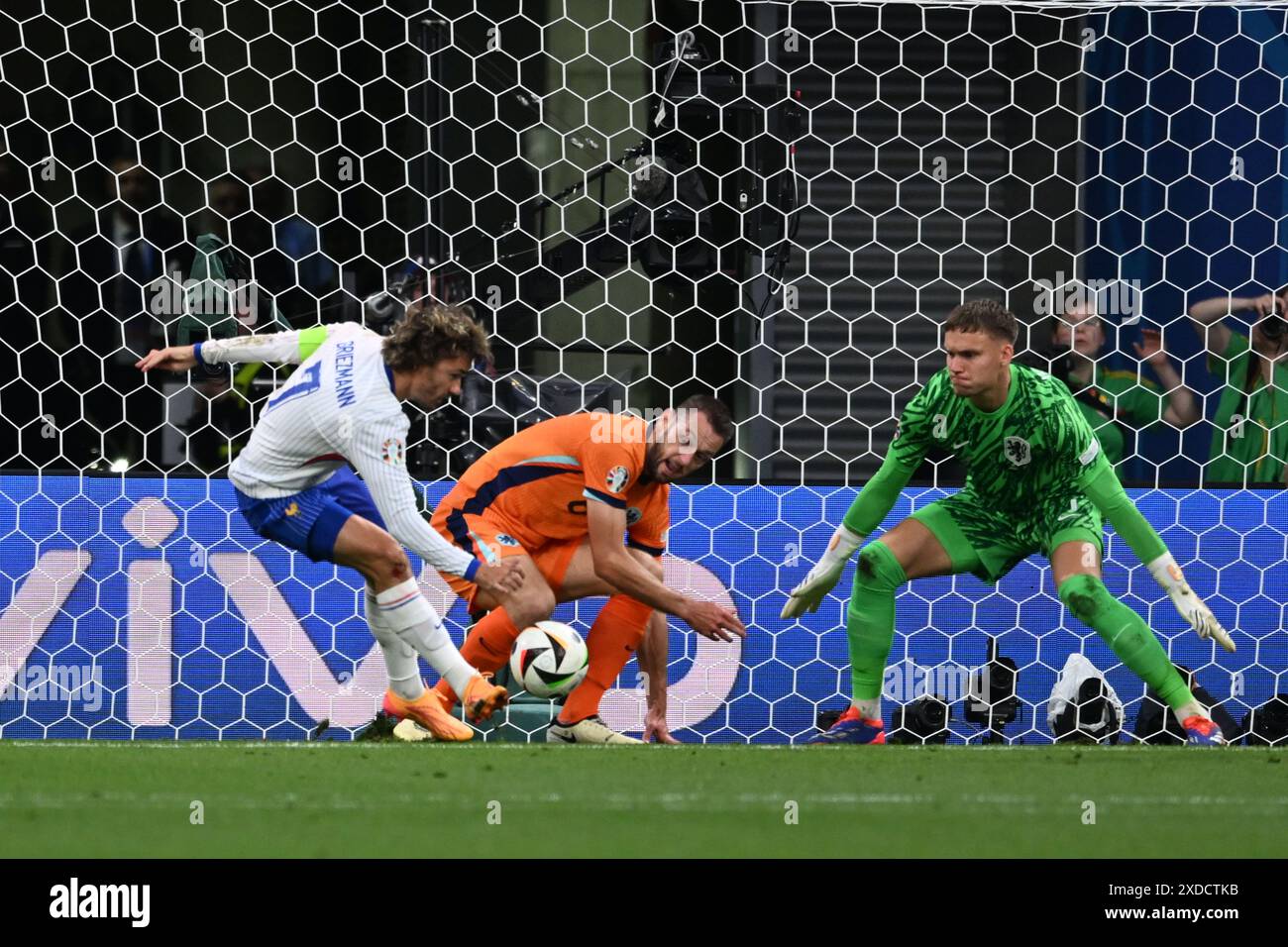 Bart Verbruggen (Netherlands)Antoine Griezmann (France) Stefan de Vrij (Netherlands) during the ...