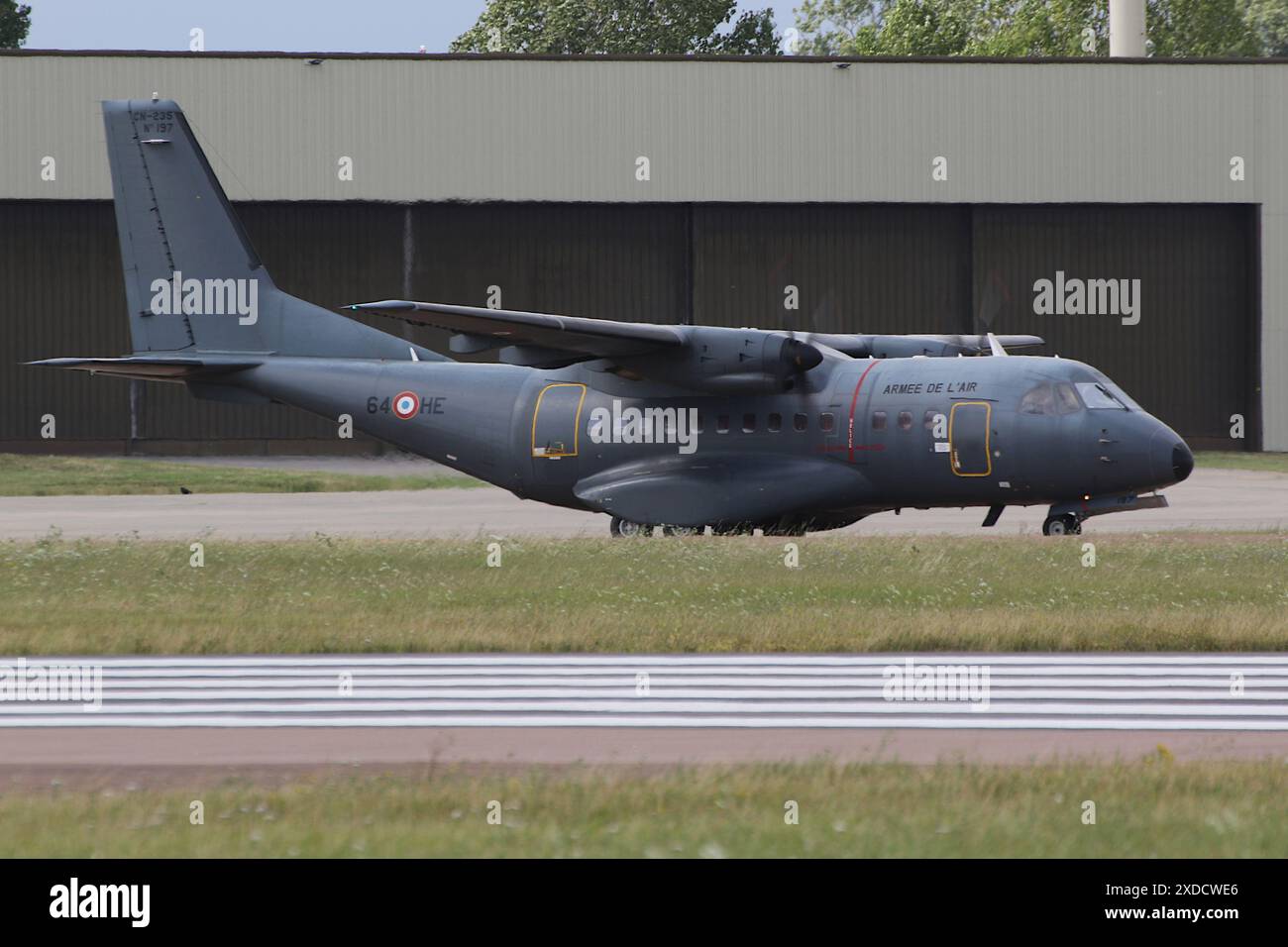French air force transport plane hi-res stock photography and images ...