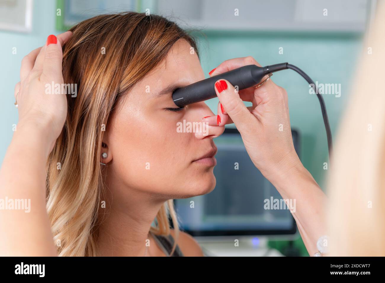 Ultrasound eye examination hi-res stock photography and images - Alamy