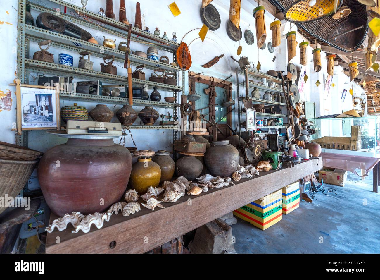 The display of daily life items in the 19th century outside Mang Lang ...