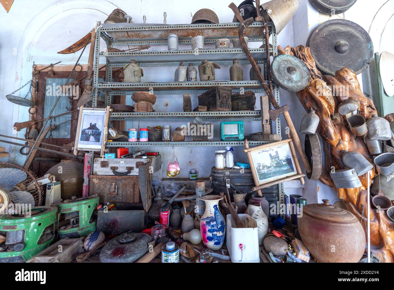 The display of daily life items in the 19th century outside Mang Lang ...