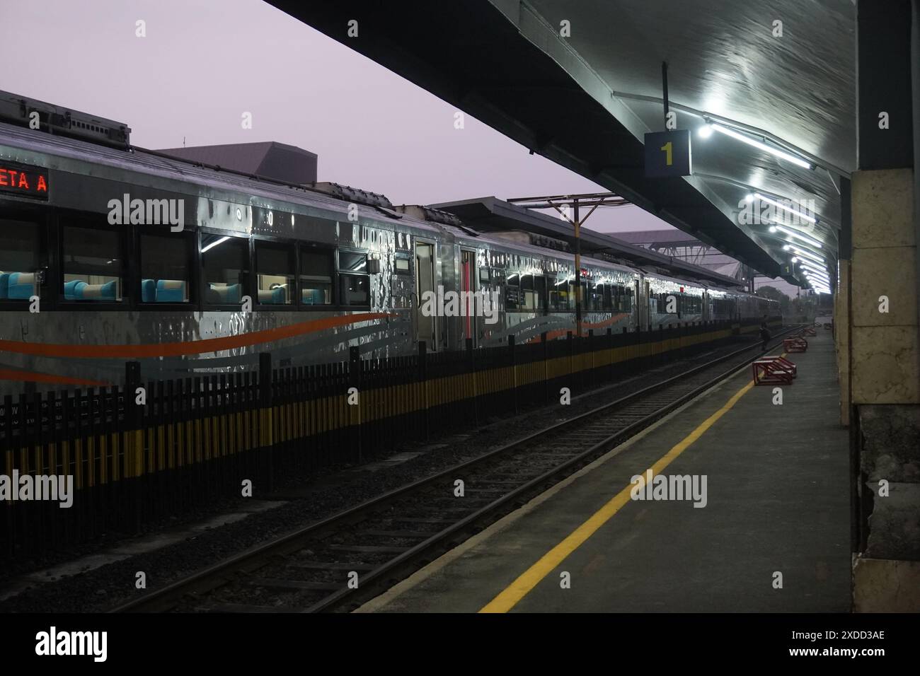 Silent stations hi-res stock photography and images - Alamy