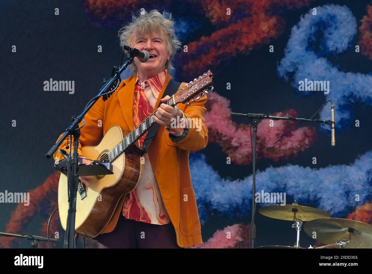 Neil finn singer hi-res stock photography and images - Alamy