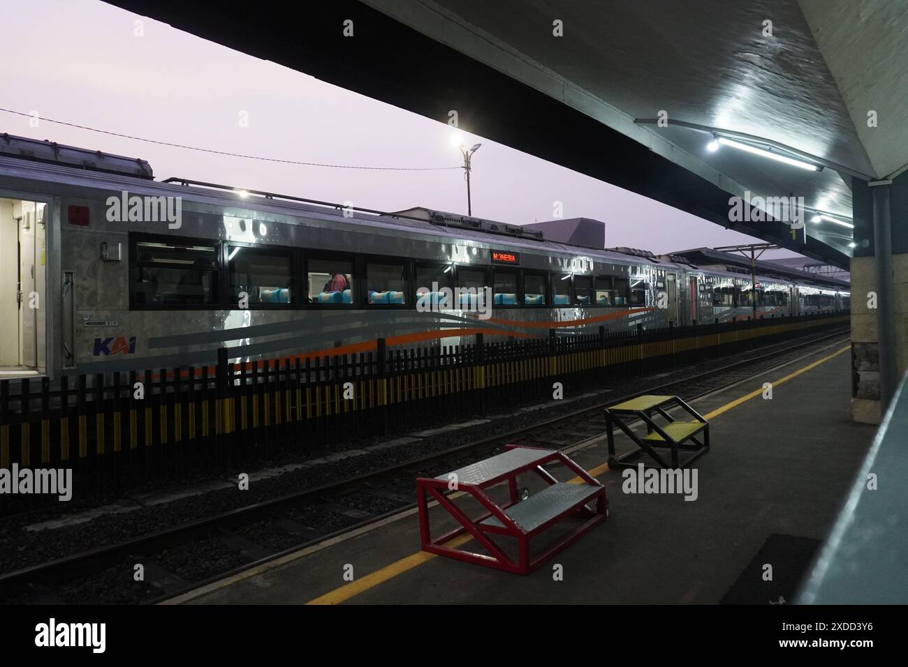 Silent stations hi-res stock photography and images - Alamy