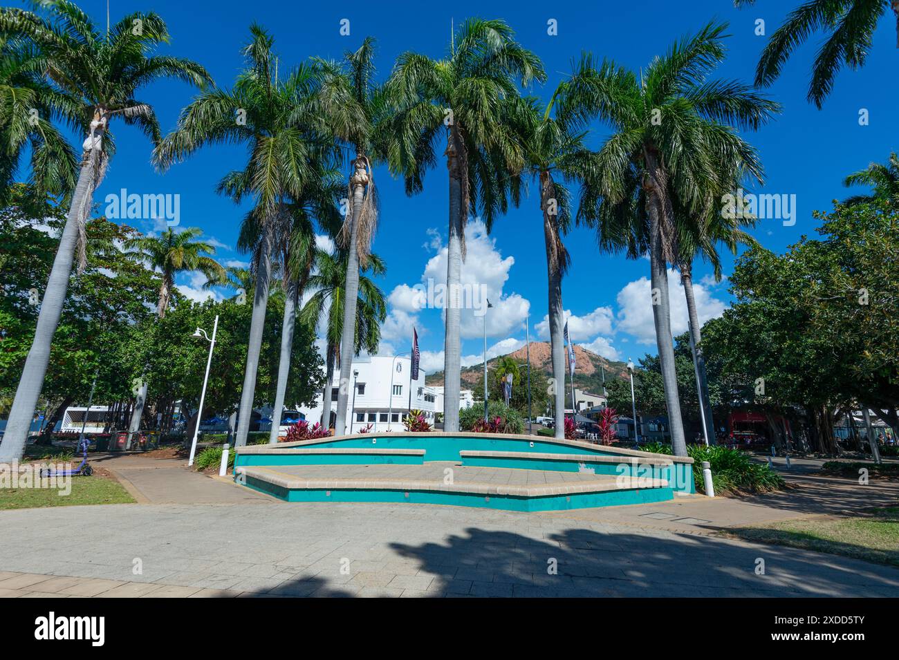 View of Strand Park with palmtrees, Townsville, Far North Queensland ...