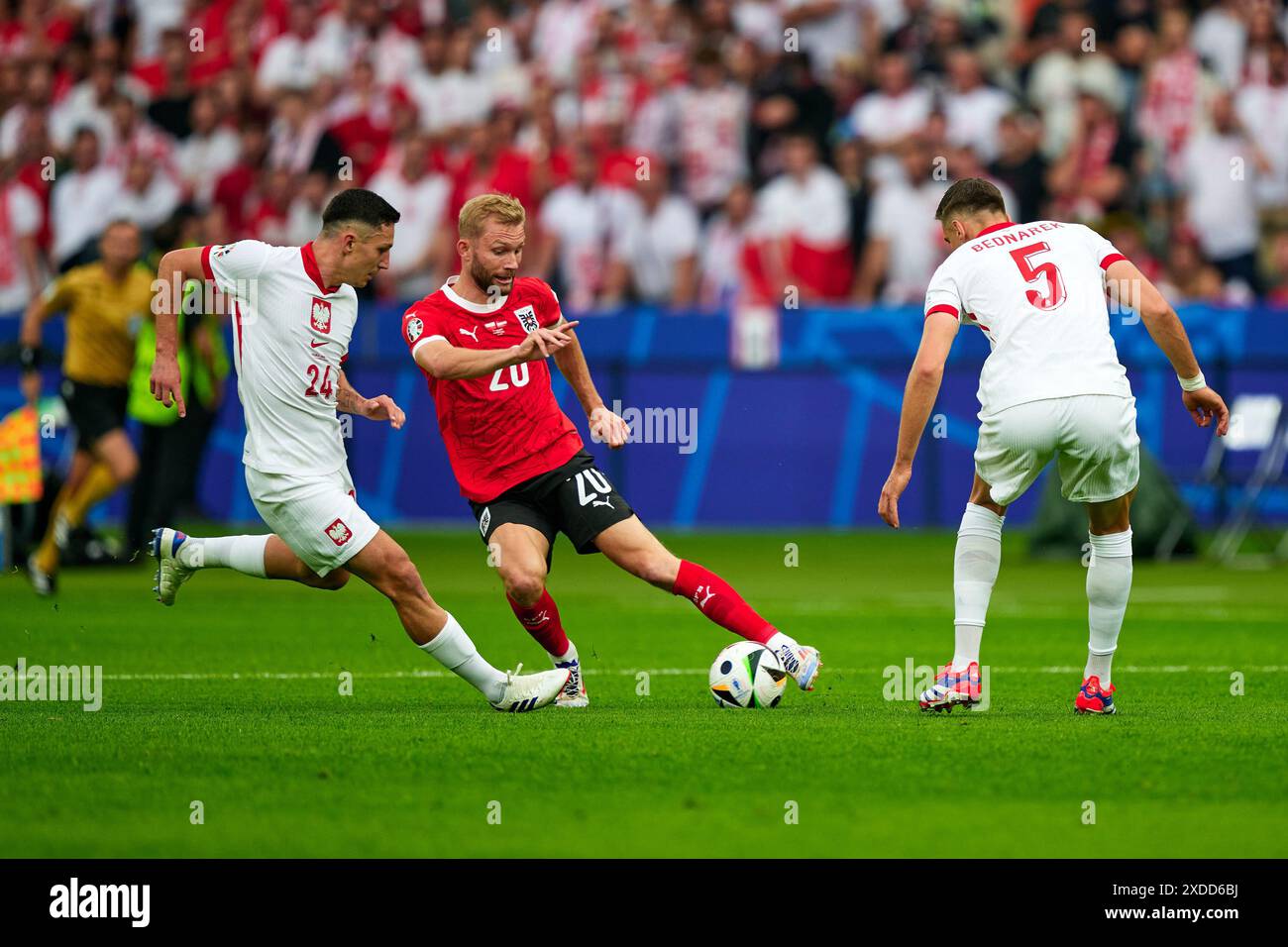 Bartosz Slisz (Polen Nationalmannschaft Euro 2024, #24), Konrad Laimer ...