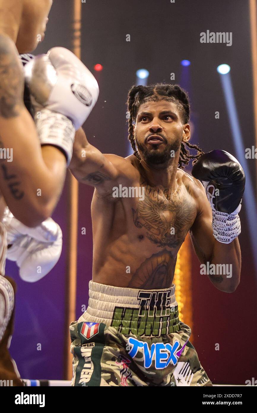 Las Vegas, NV, USA. 21st June, 2024. Middleweight Bryan Polaco (R ...