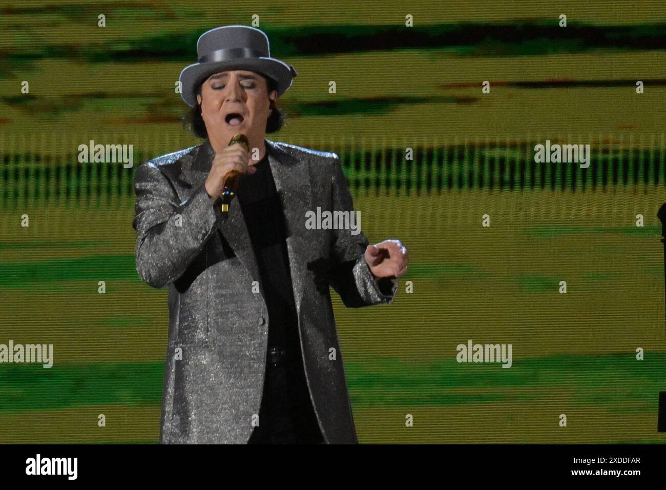 Italian singer Music Concert - Tour Renato Zero - Autoritratti Tour ...