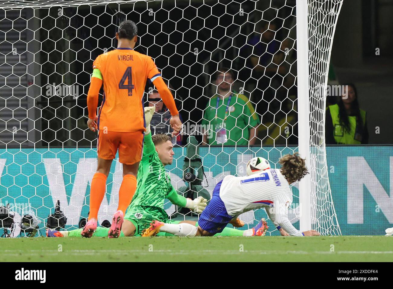 Goalkeeper Bart Verbruggen of Netherlands in duel with Antoine Griezmann of France during the ...