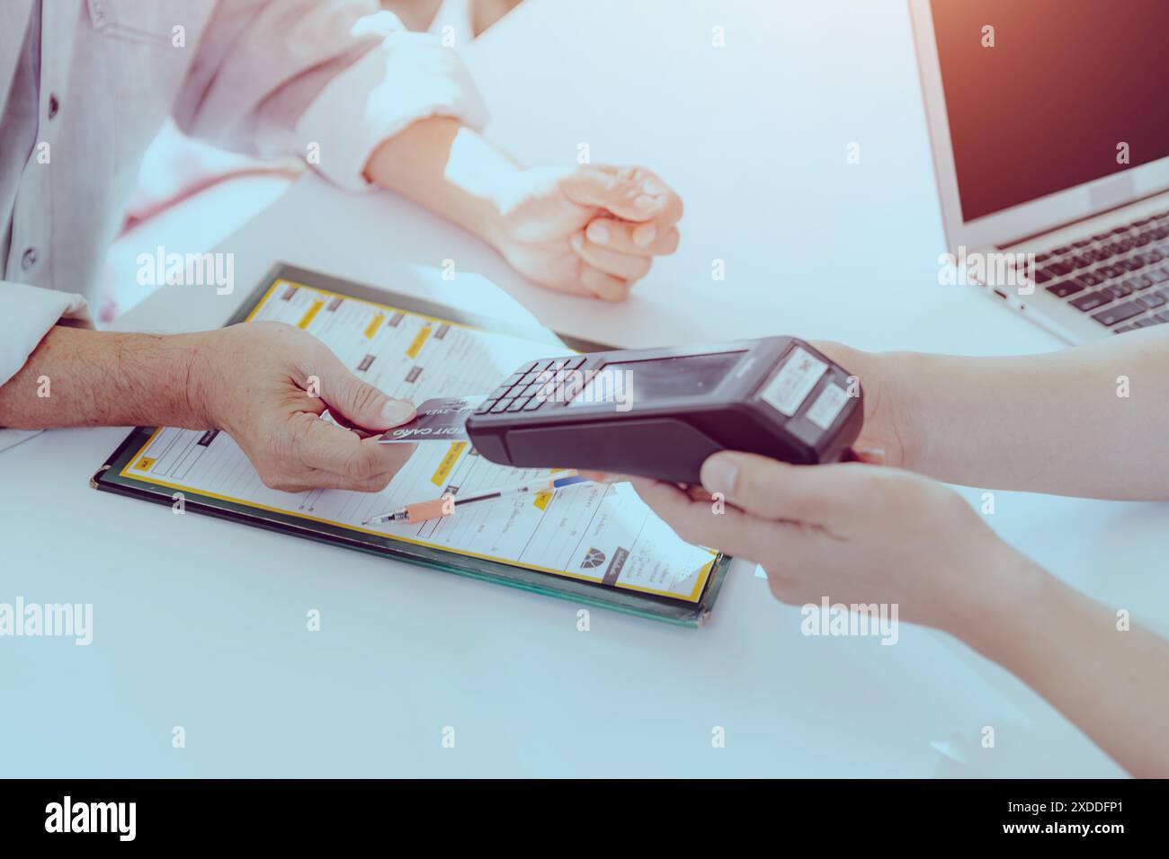 Customer using Credit Card payment with portable Swipe Magnetic Credit ... Customer using Credit Card payment with portable Swipe Magnetic Credit ...