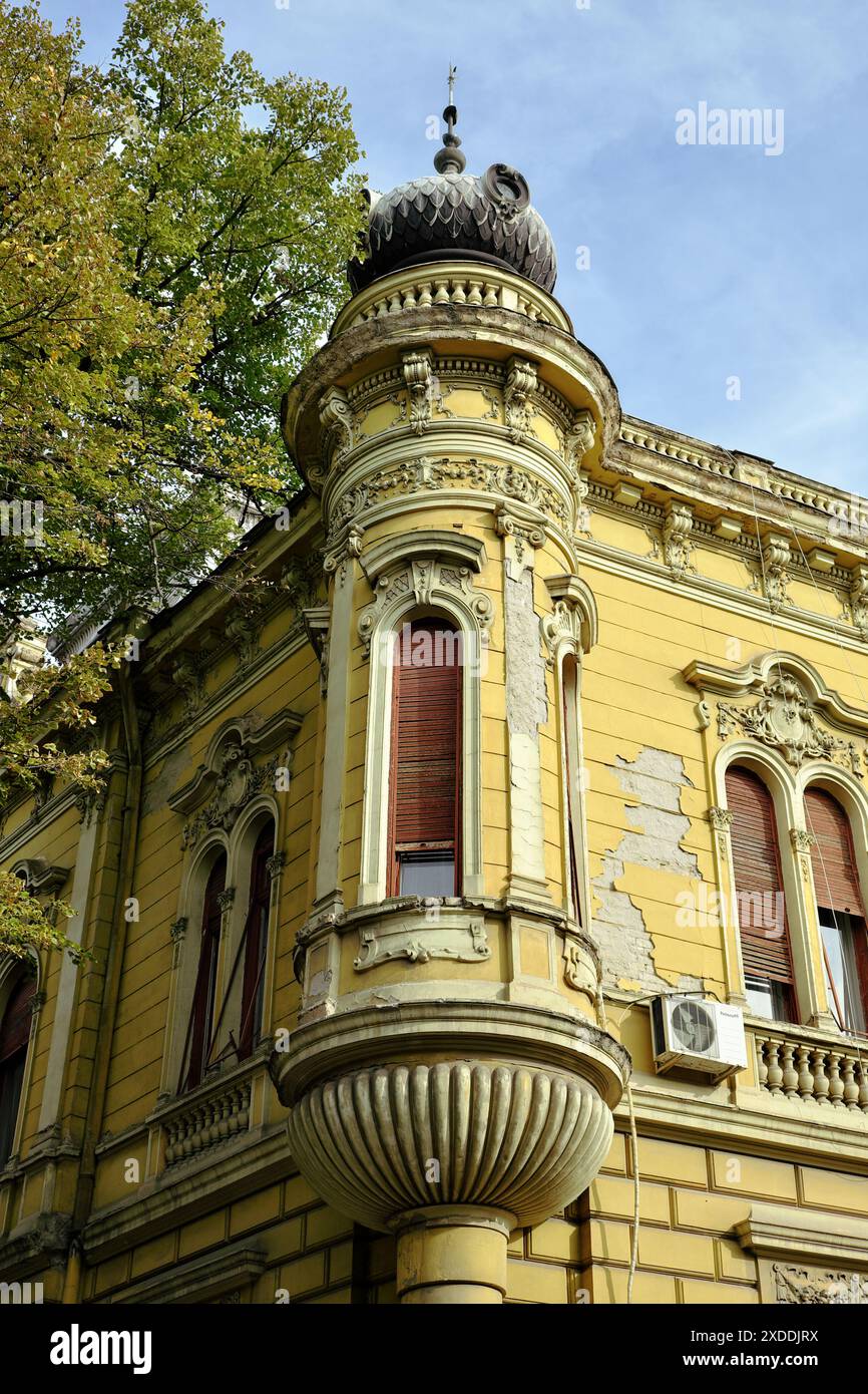 Building corner turret hi-res stock photography and images - Alamy