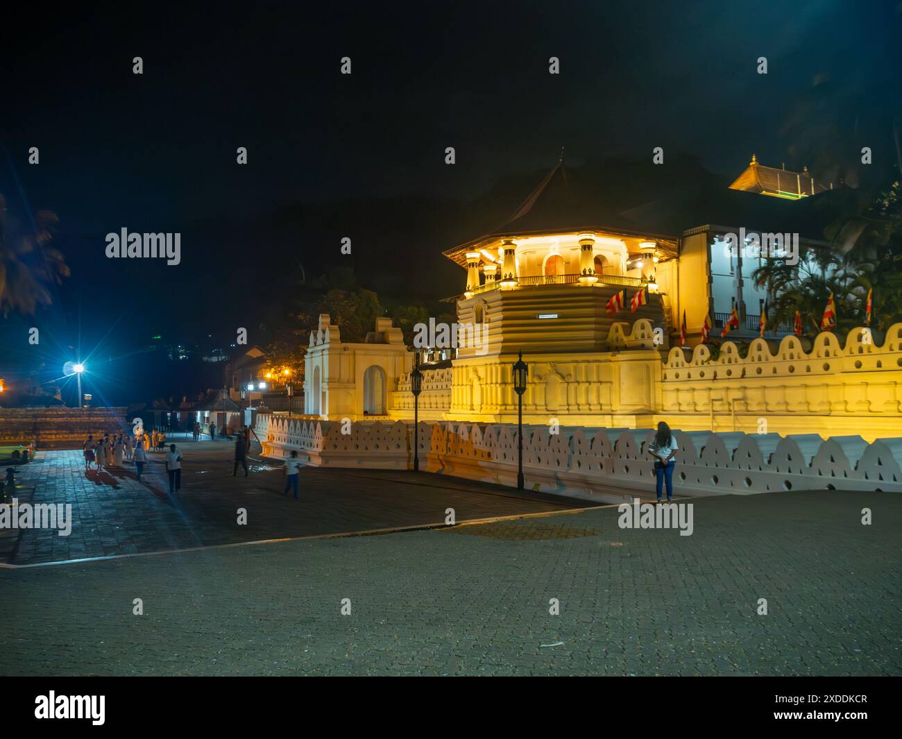 Kandy, Sri Lanka, Ceylon Island : Sri Dalada Maligawa, The Temple of ...