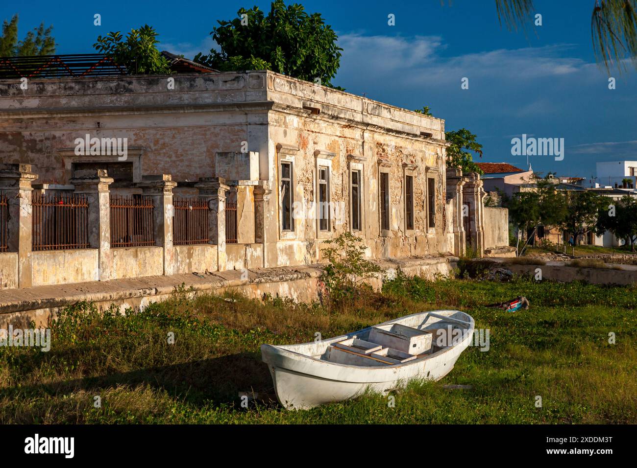 Mozambique, Nampula, Ilha de Moçambique, Old mansion in the stone area ...