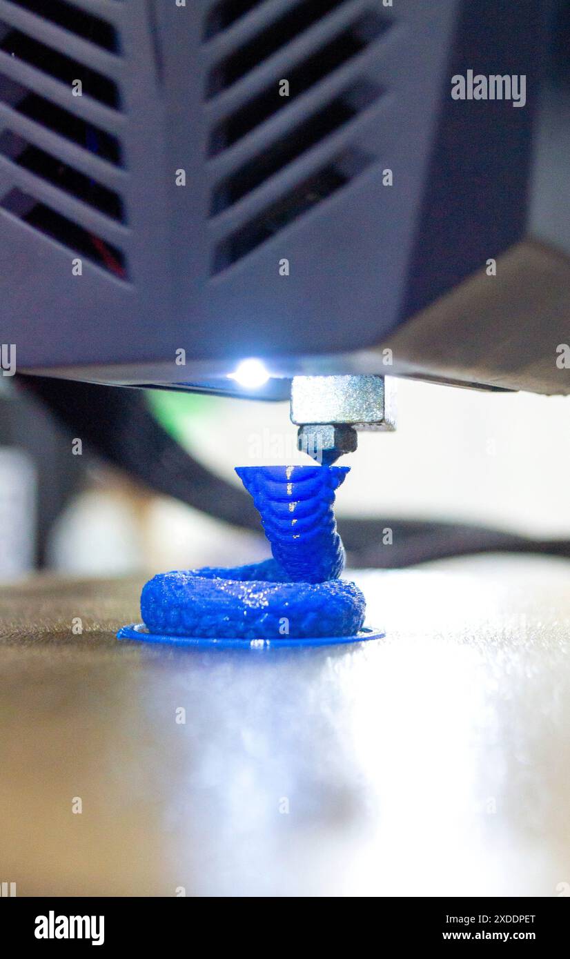 3d printing in progress automatic hi-res stock photography and images ...