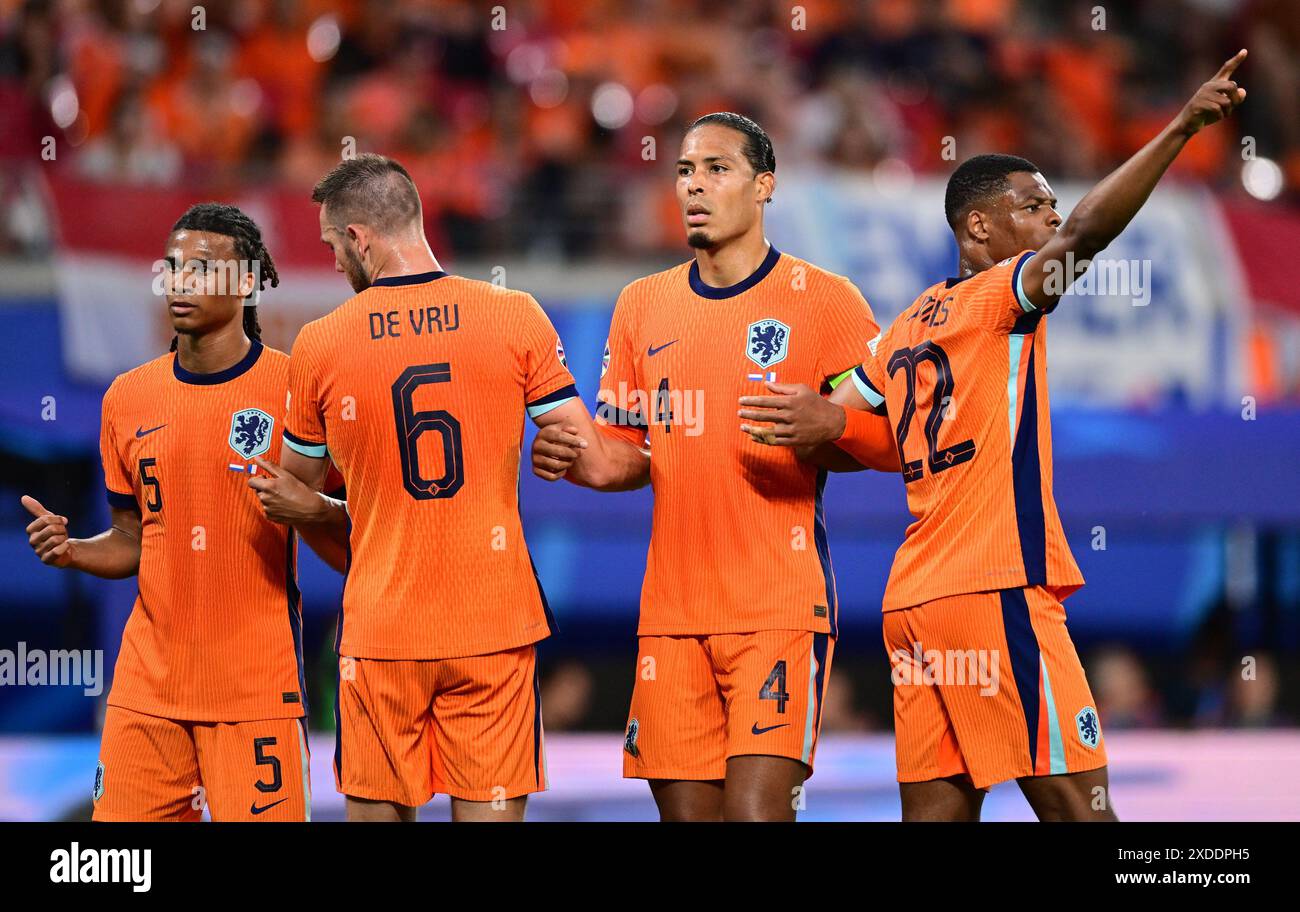 v.l. Nathan Ake, Stefan De Vrij, Virgil van Dijk, Denzel Dumfries ...