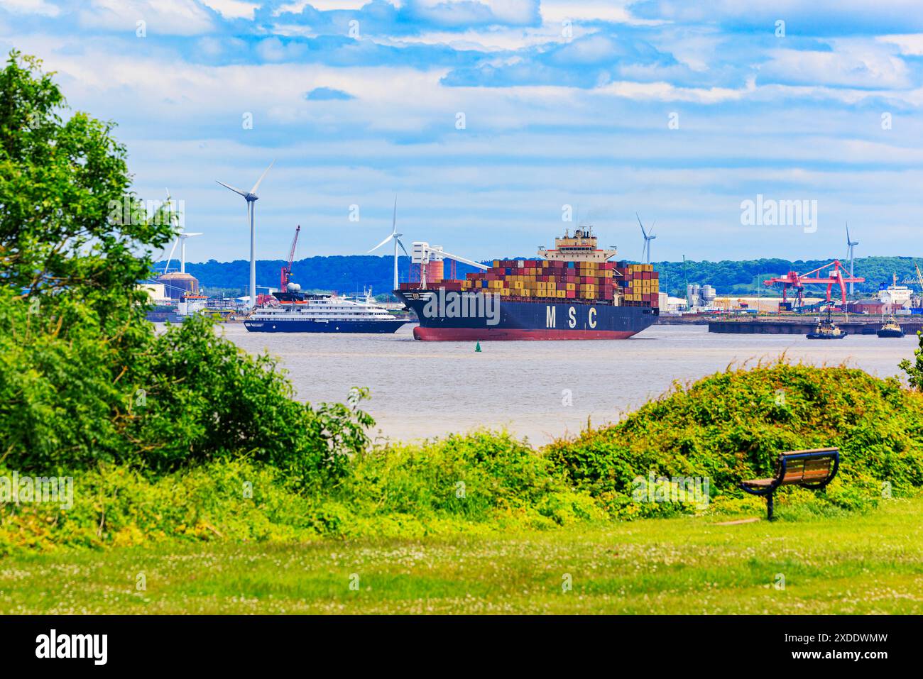 Container vessel leaving Royal Portbury docks Stock Photo - Alamy