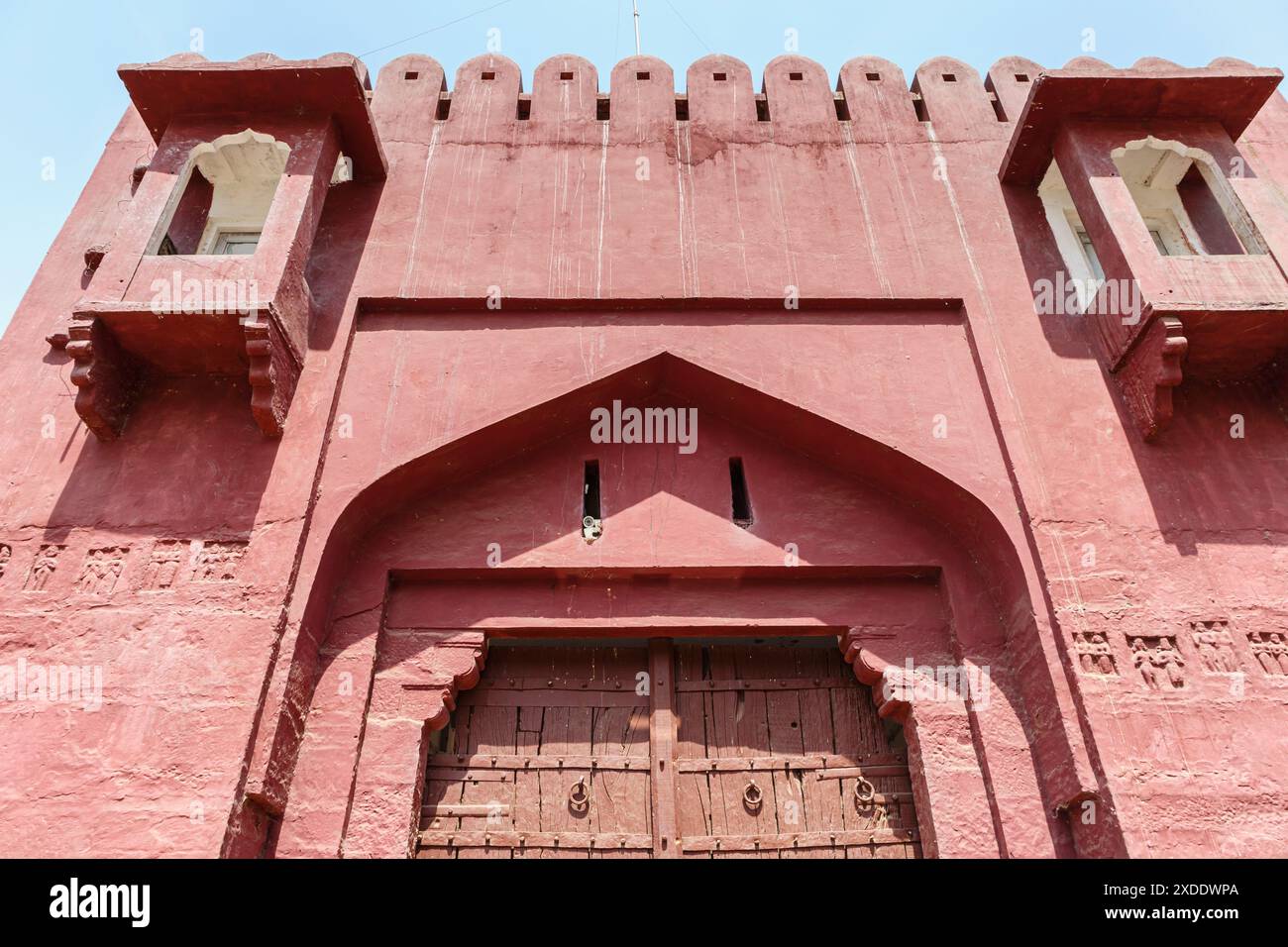 Gateway at the Jogimahal Gate entrance to Ranthambore National Park and ...