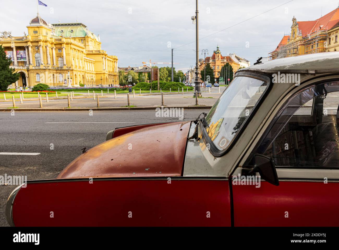 601 red hi-res stock photography and images - Alamy