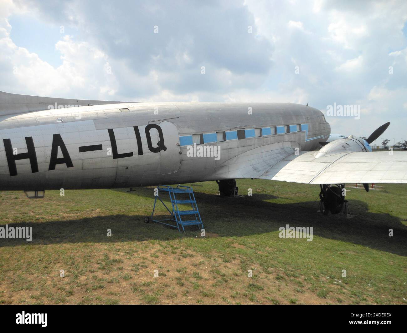 Shot of the wing of an old plane Stock Photo - Alamy