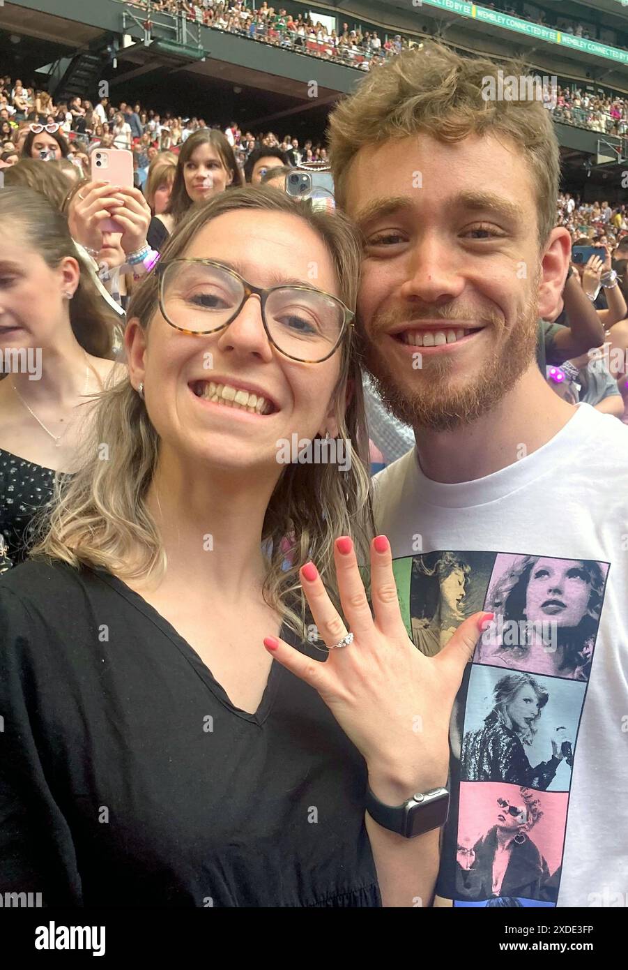 Cate Crowe and Jamie Walters, who got engaged during Taylor Swift's ...