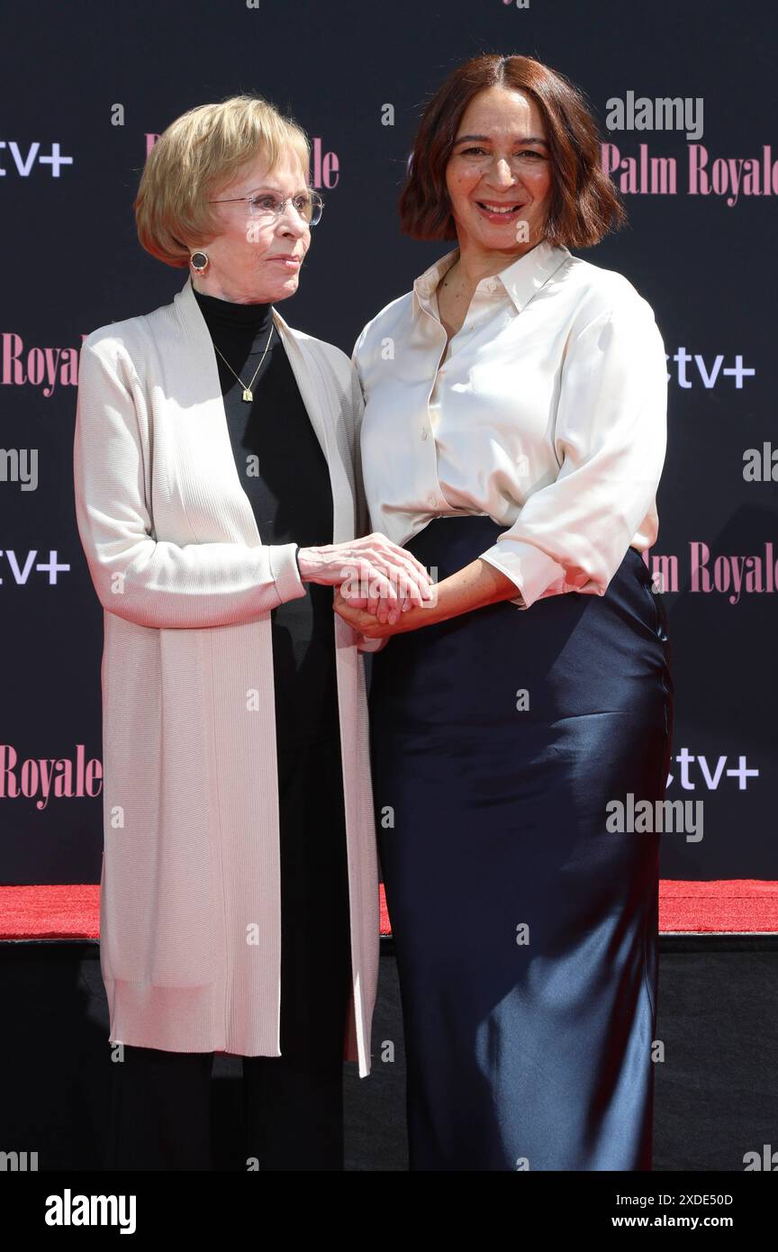 Carol Burnett und Maya Rudolph bei Carol Burnetts Hand and Footprints ...