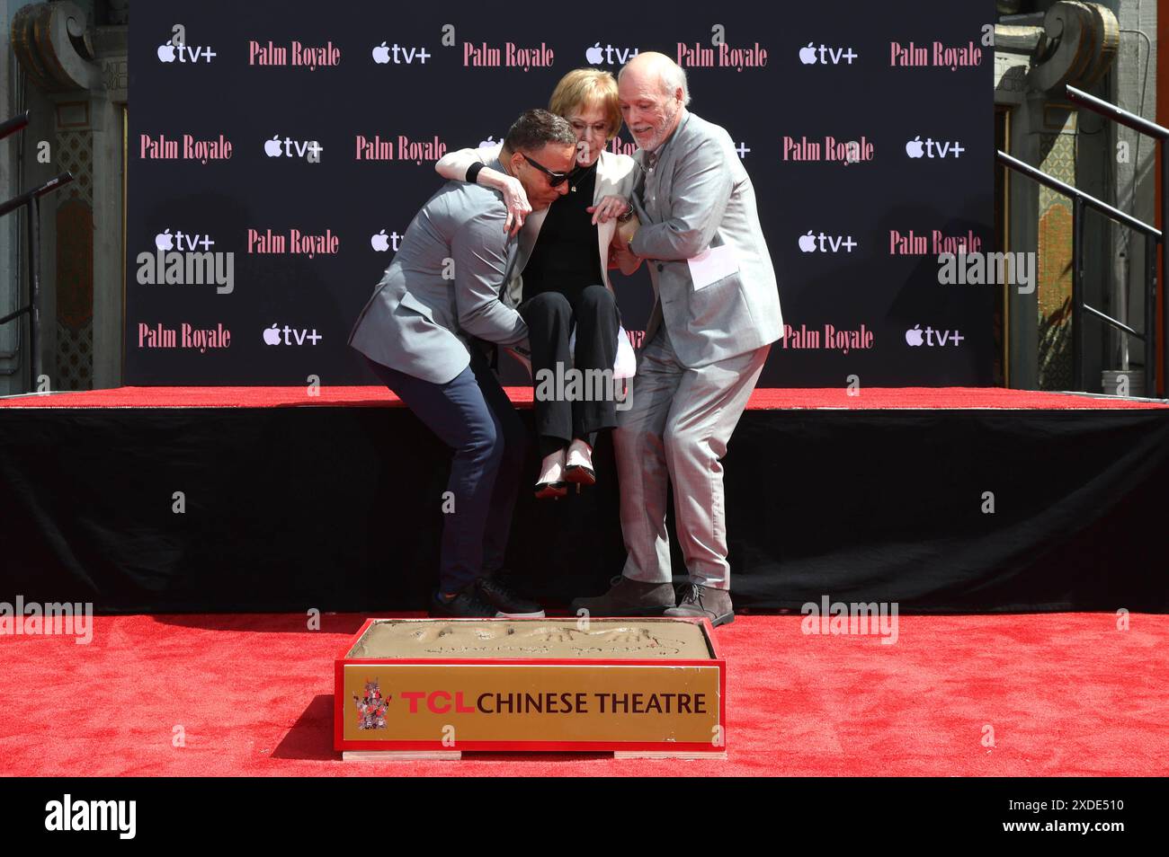 Carol Burnett mit Ehemann Brian Miller bei Carol Burnetts Hand and Footprints Ceremony am TCL ...