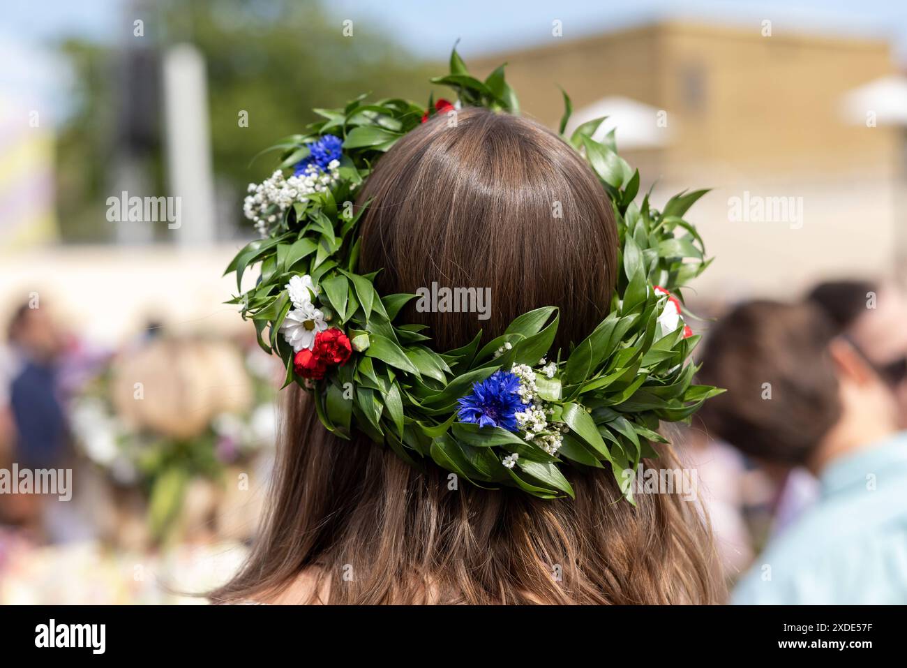 Mittsommer in Schweden Malmoe, Schweden - 21.6.2024: Menschen schmücken ...