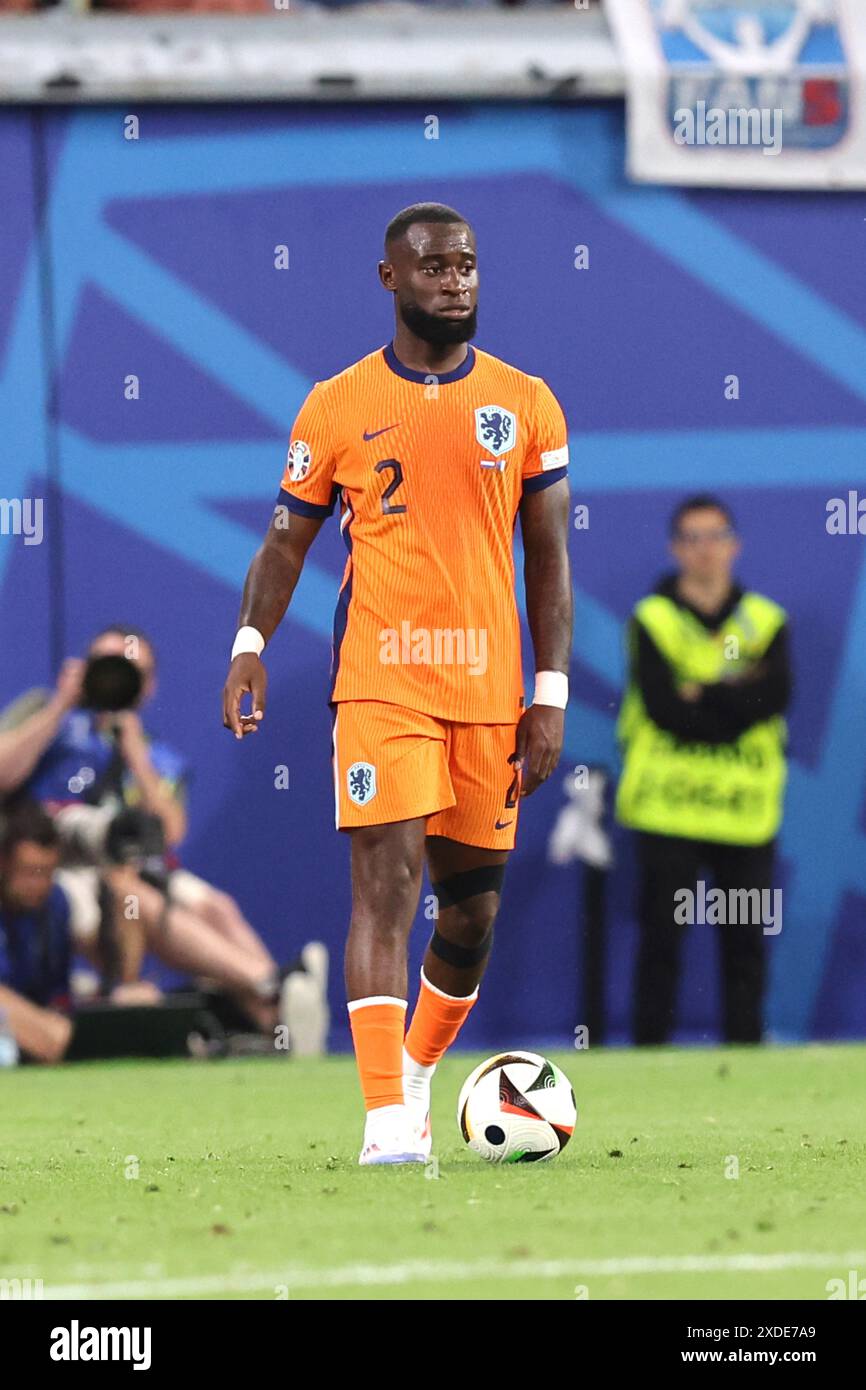LEIPZIG, GERMANY - JUNE 21: Lutsharel Geertruida of the Netherlands ...