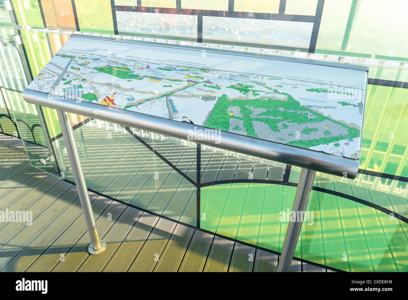 Map of the city of paris hi-res stock photography and images - Alamy