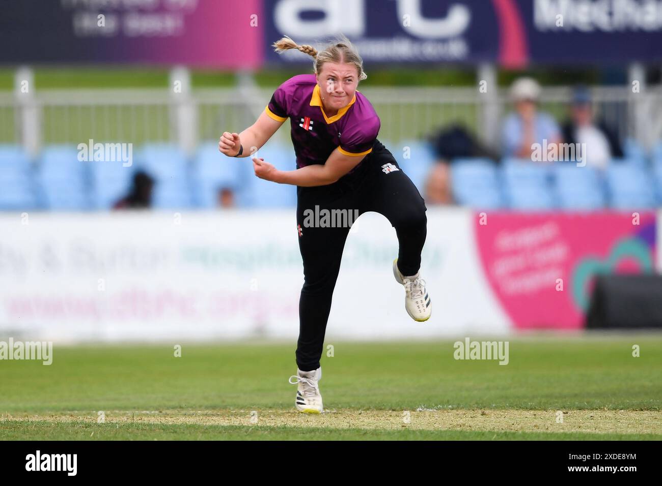 Derby, UK. 22 June 2024.Charis Pavely of Central Sparks bowling during ...