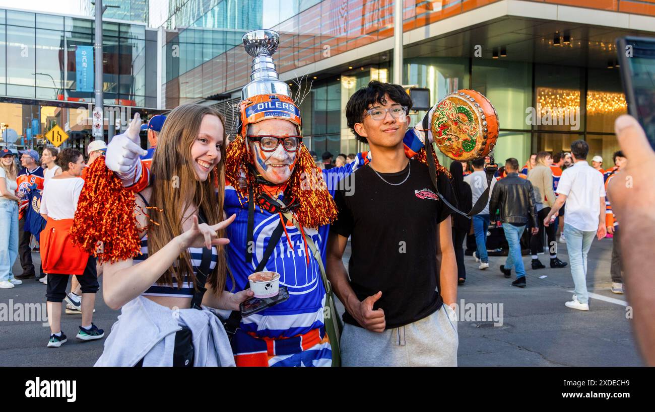 Edmonton, Canada. 21st June, 2024. Edmonton Oilers fans take to the ...