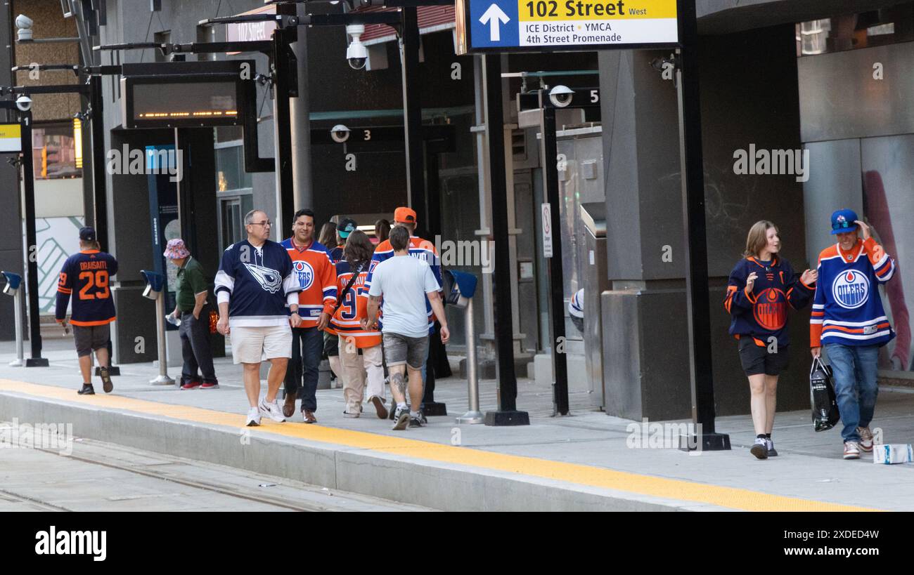 Edmonton Oilers fans Head home after celebrating in the streets of ...