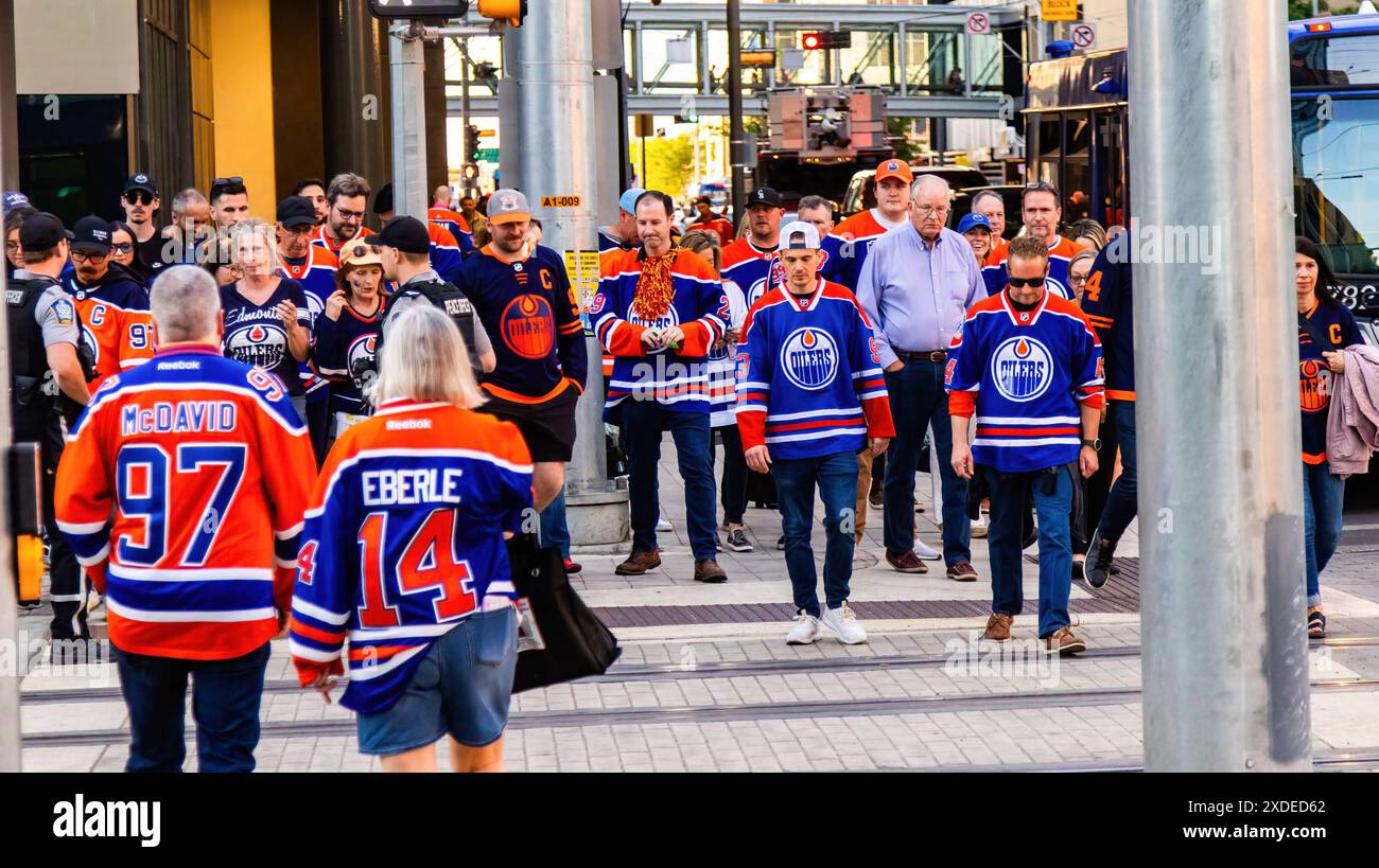 Edmonton Oilers fans take to the street after Edmonton defeated the ...